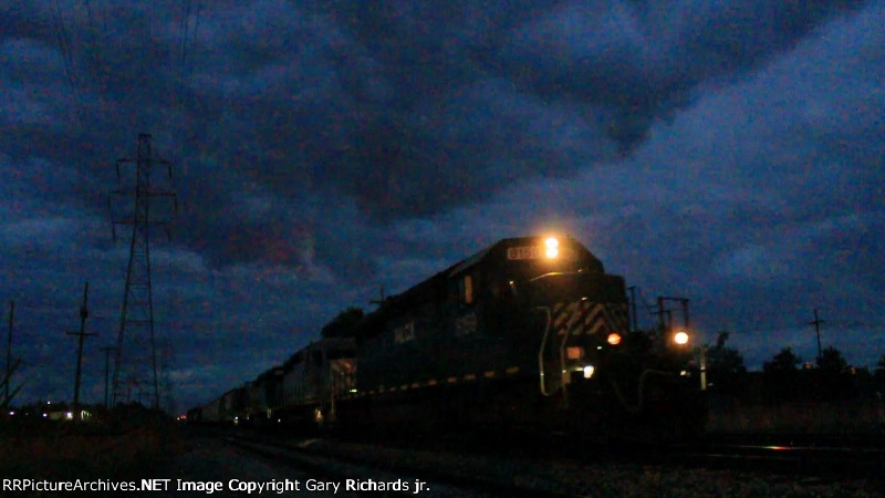 HLCX 8159, CITX 3070, CSX 6904, & CSX 2250